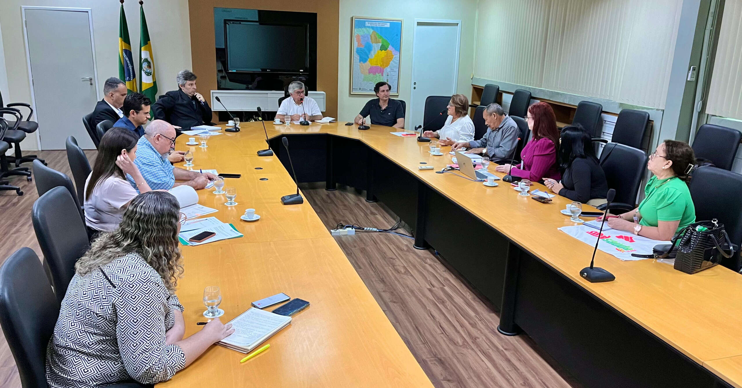 Seplag recebe reunião da Menp e fortalece diálogo com servidores ...